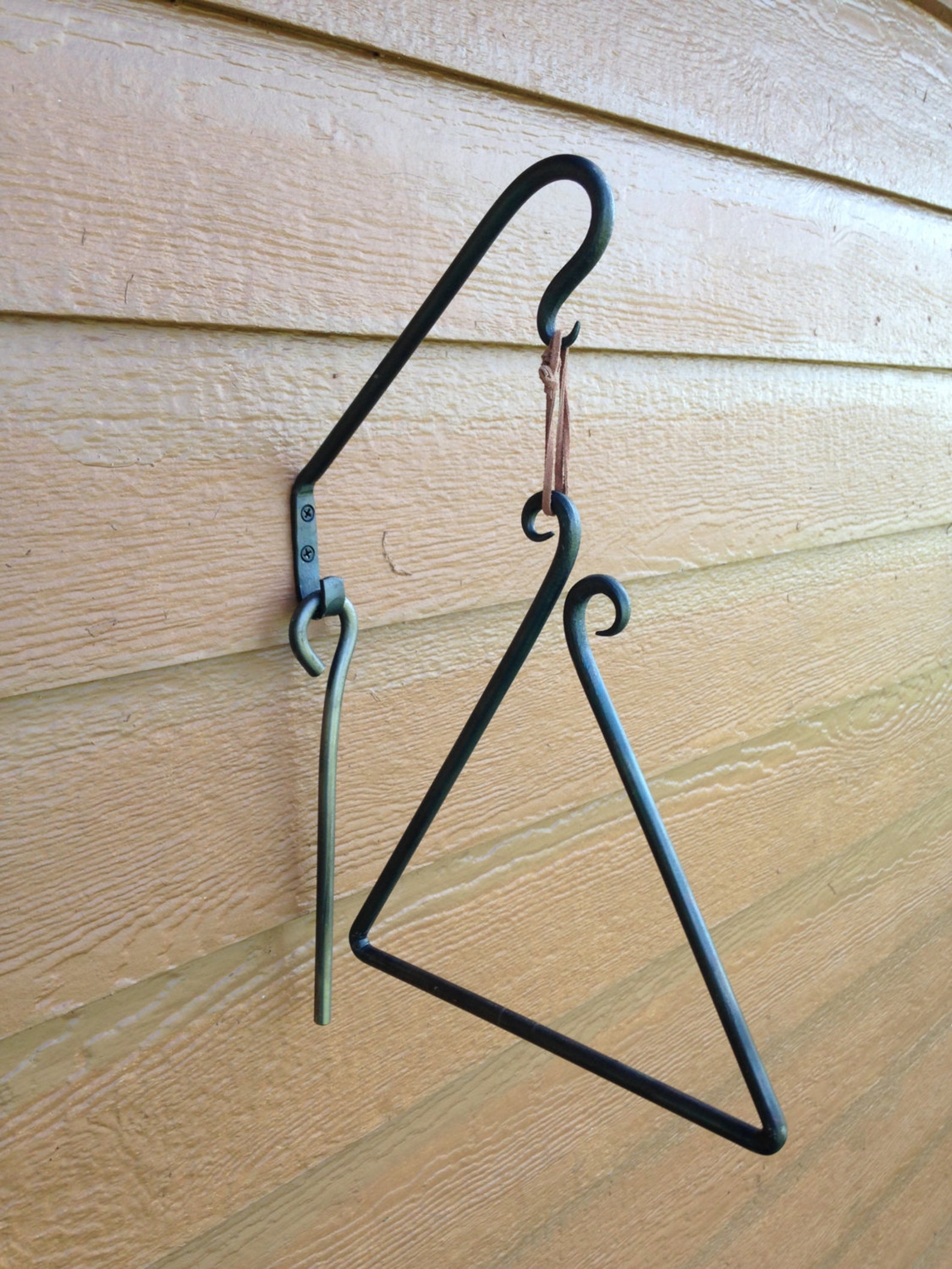 Hand Forged Round Bar Dinner Triangle and Mounting Hook - Etsy