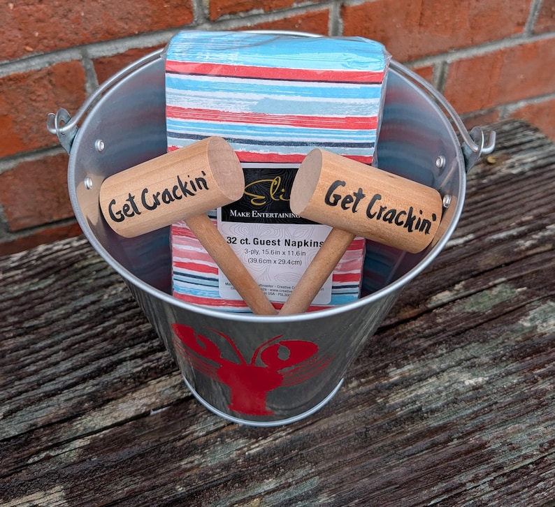 Red Lobster Crayfish Bucket, 2 Crab Mallets, Colorful Napkins Gift Set ...
