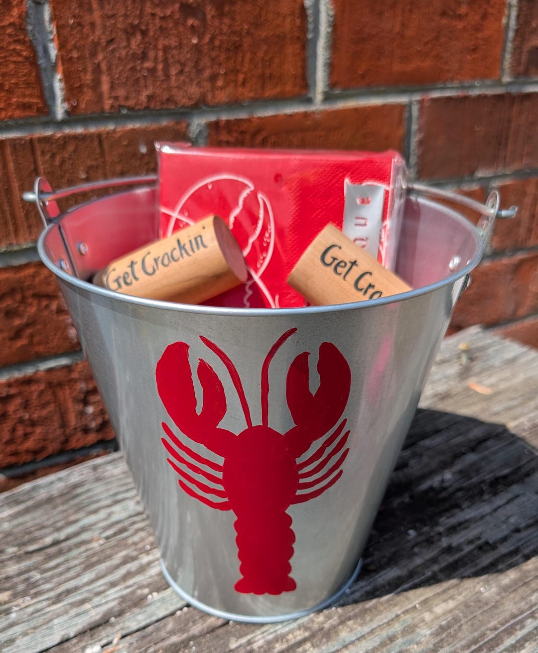 Red Lobster Crayfish Bucket, 2 Crab Mallets, Seafood Napkins Gift Set ...