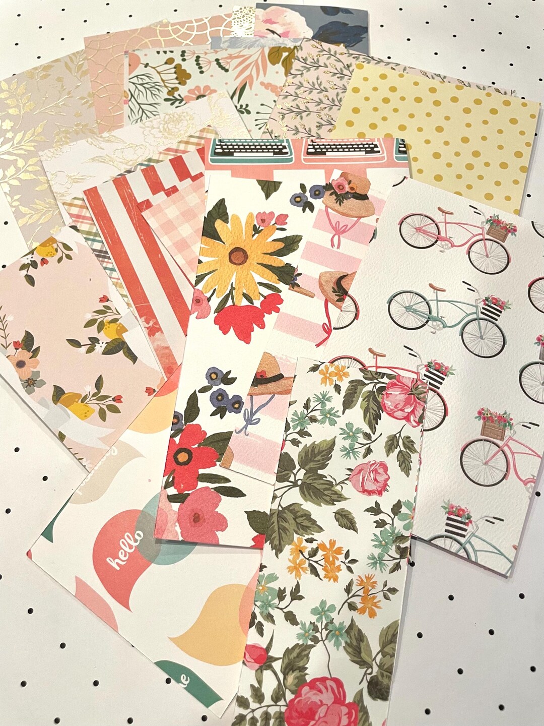 Cute Lot of 25 Pieces of Scrapbook Paper! Albums Jumk Journals! Various ...