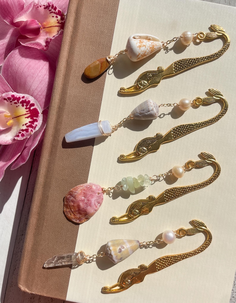 Mermaid Themed Hawaiian Seashells and Gemstones Beaded Gold Hook ...