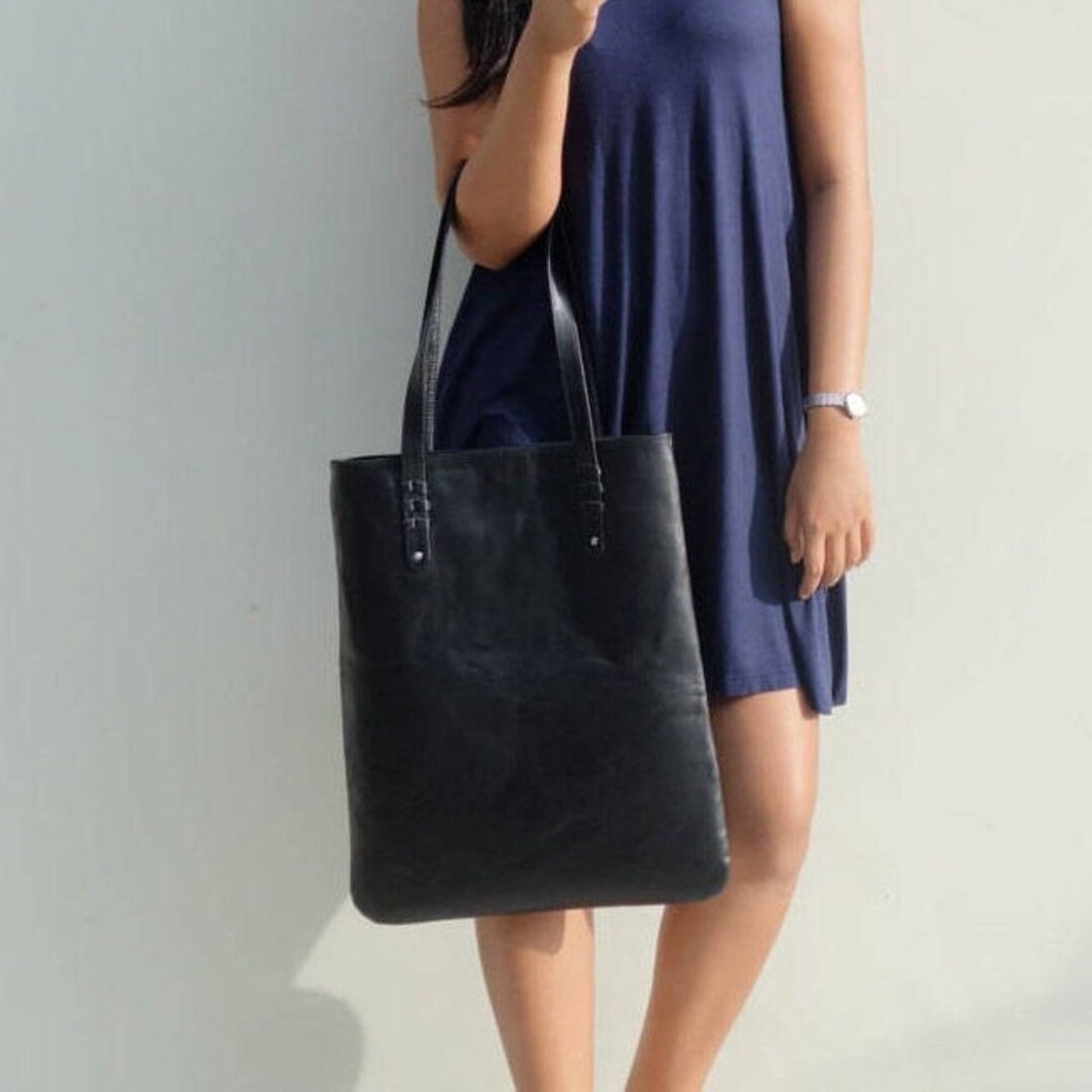 DIA - Flat Leather Tote Bag, 15 Inch MacBook Pro Laptop Bag, Leather ...