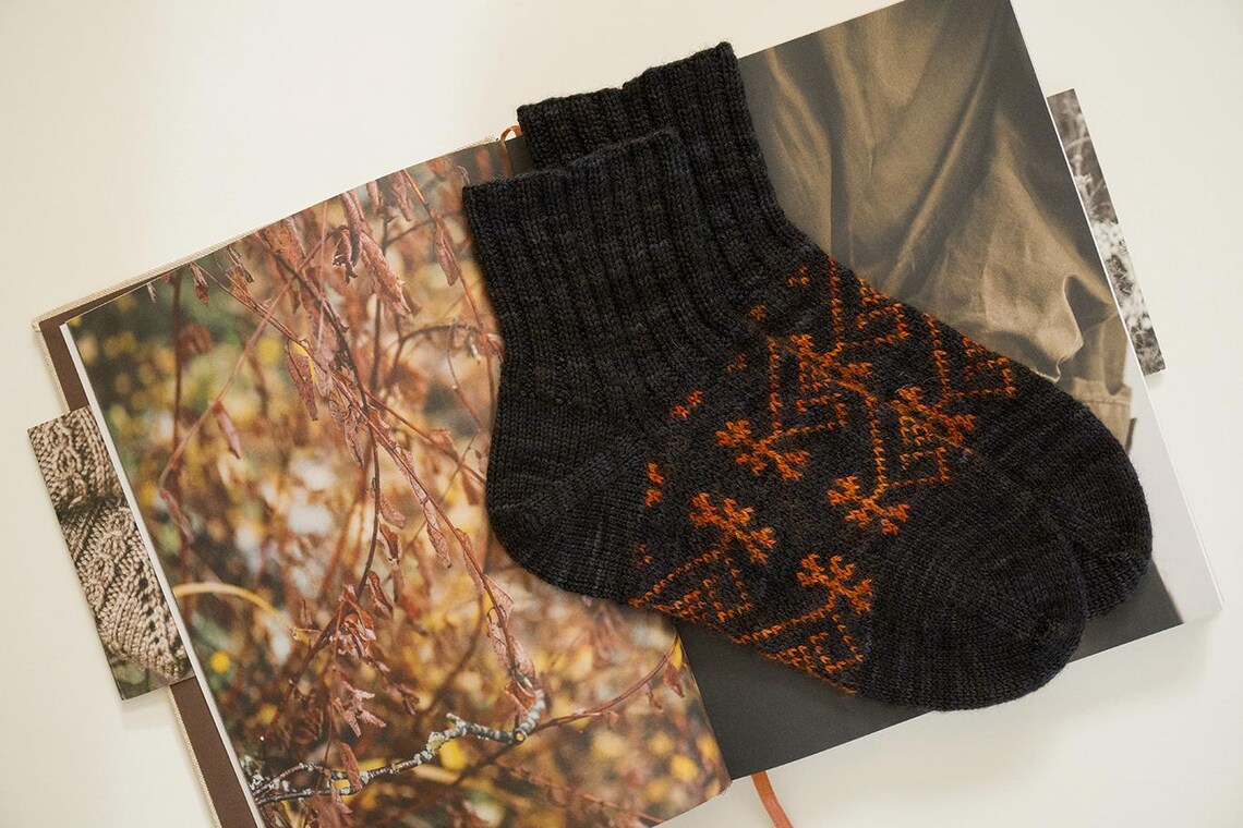 Knit Socks Pattern Colorwork Knit Sock Pattern Gift for Knitter Women ...