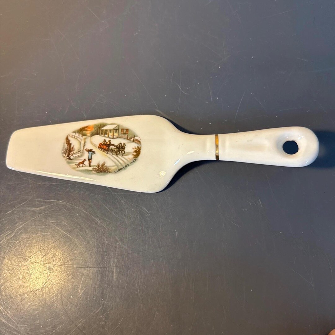 Currier & Ives Homer Laughlin Solid Ceramic Pie Server Wintertime ...