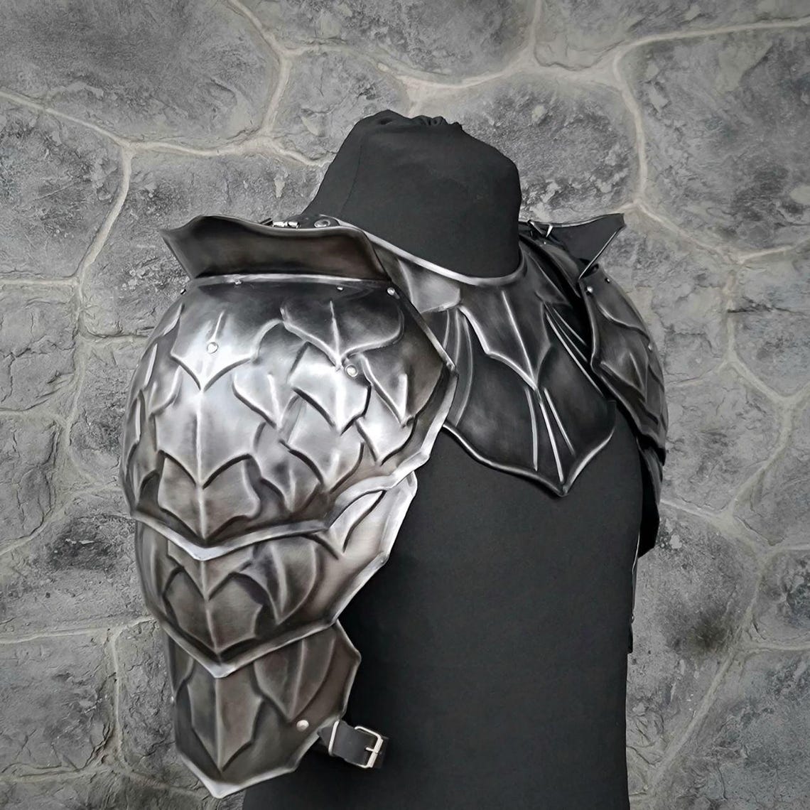 Dragon Scale Steel Pauldrons & Gorget: Warrior LARP Cosplay Armor - Etsy