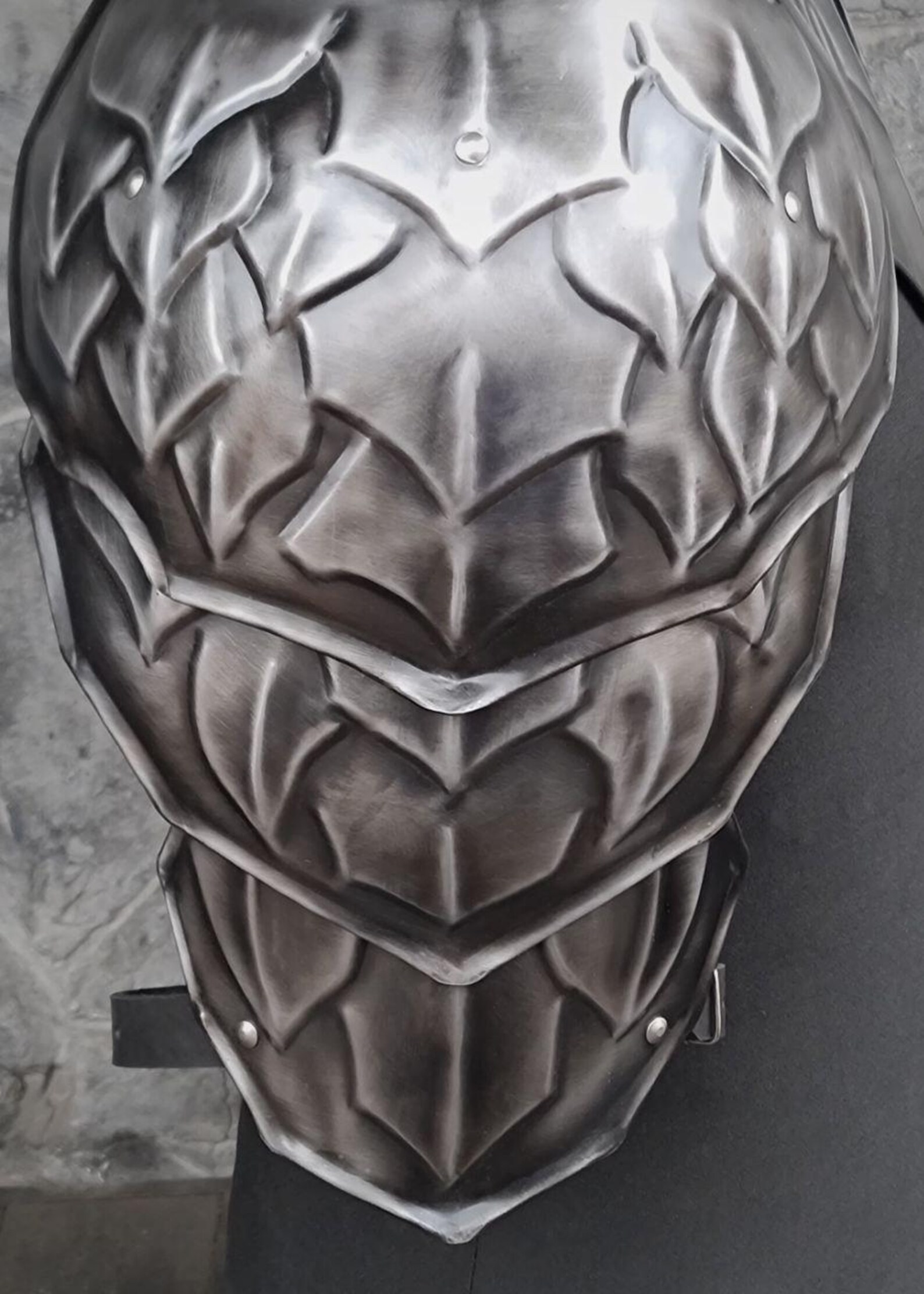 Dragon Scale Steel Pauldrons & Gorget: Warrior LARP Cosplay Armor - Etsy