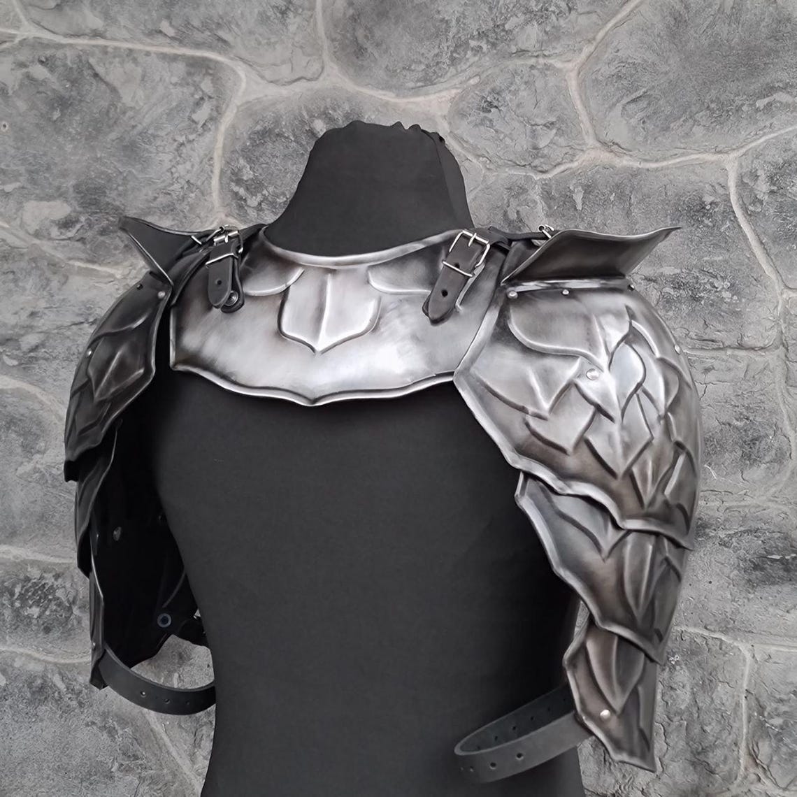 Dragon Scale Steel Pauldrons & Gorget: Warrior LARP Cosplay Armor - Etsy