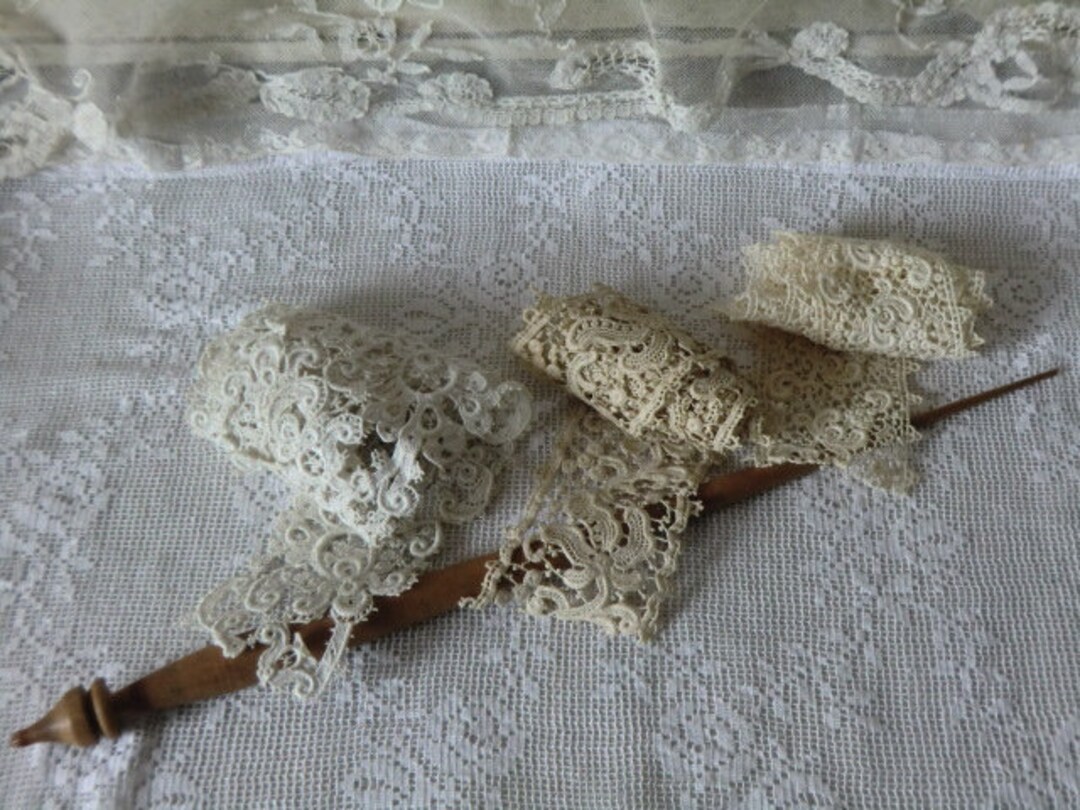 Vintage Antique Wooden Spindle With Brussels Lace Convolute Wooden ...