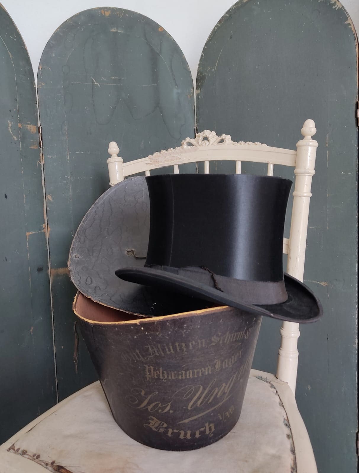 ANTIQUE cylinder in hat box destroyed hat vintage real black | Etsy