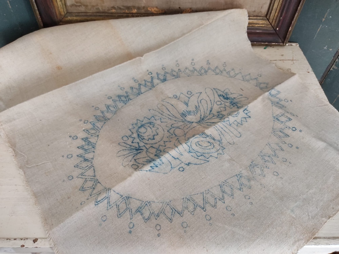 ANTIQUE Old Piece of Linen Fabric Natural Linen Fabric Embroidery Motif ...