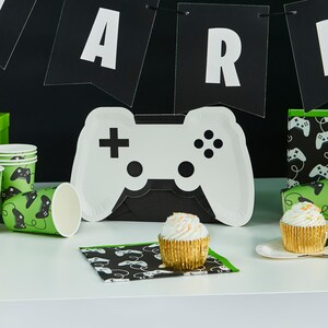 Game Controller Party Plates - Video Game Birthday Decorations, Level ...