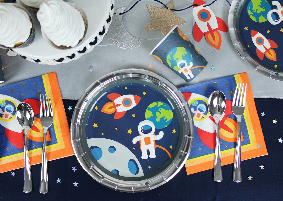 Outer Space Party Plates - Rocket Party Decorations, Astronaut Birthday ...