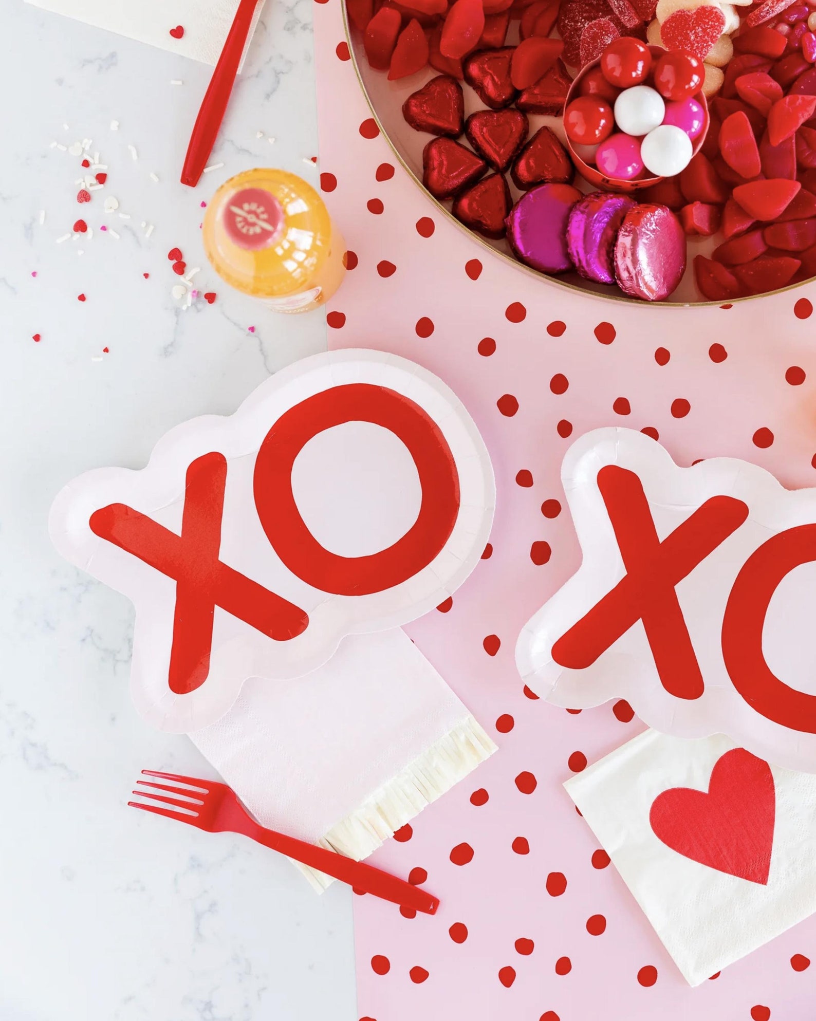 XOXO Party Plates - Valentines Day Paper Plates, Valentine Bachelorette ...