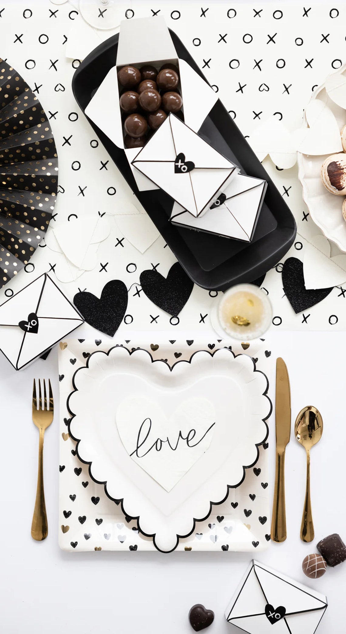 Black & Gold Hearts Plates - Bachelorette Party Plates, Valentines ...