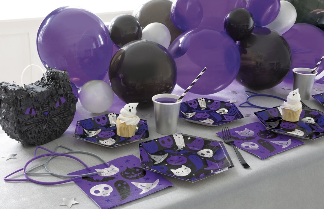 Spooky Party Plates - Halloween Party Decorations, Halloween Tableware ...