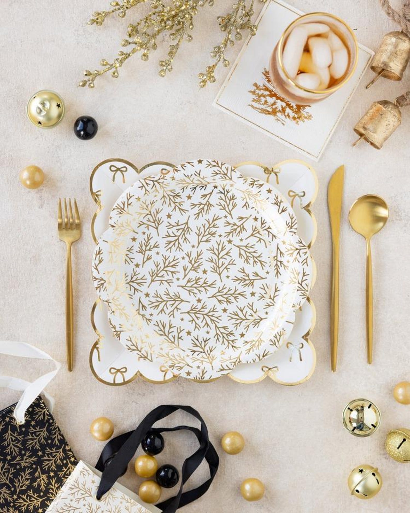 Gold Bow Paper Plates 9.25", Scalloped Square Christmas Plates, Gold ...