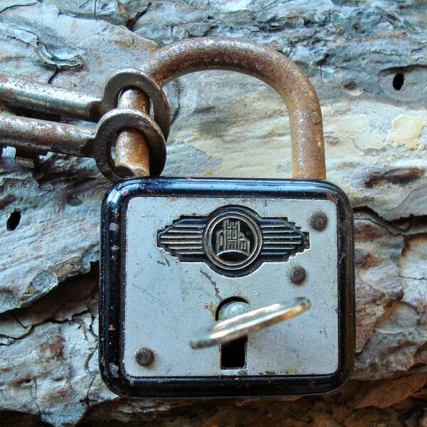 Rusty Padlock - Etsy