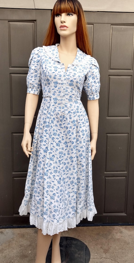 Vintage blue flower print - Gem