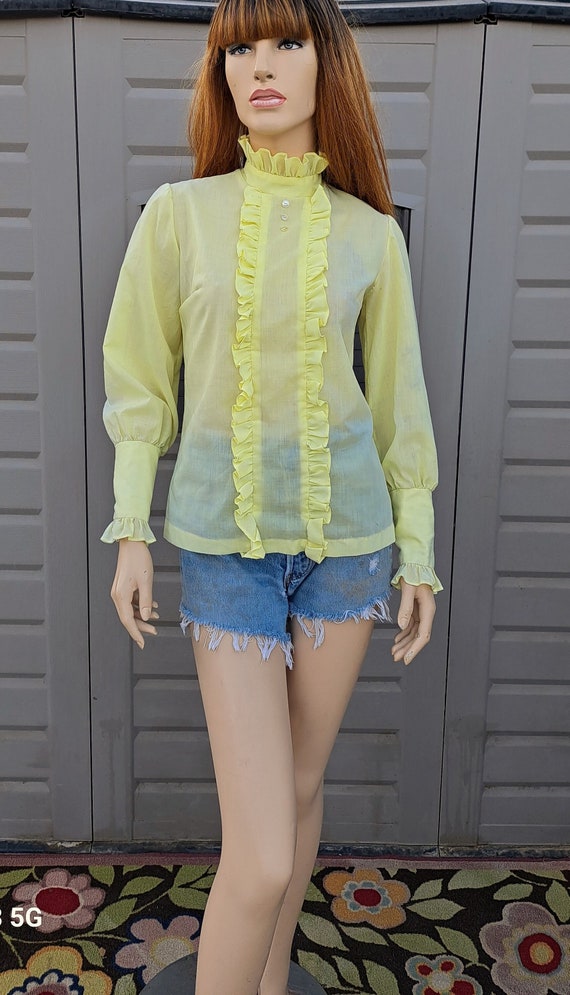 Vintage 70's yellow ruffle top tuxedo ruffle shirt to… - Gem
