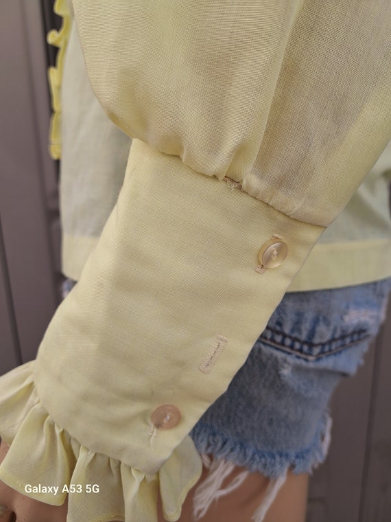 Vintage 70's yellow ruffle top tuxedo ruffle shirt to… - Gem