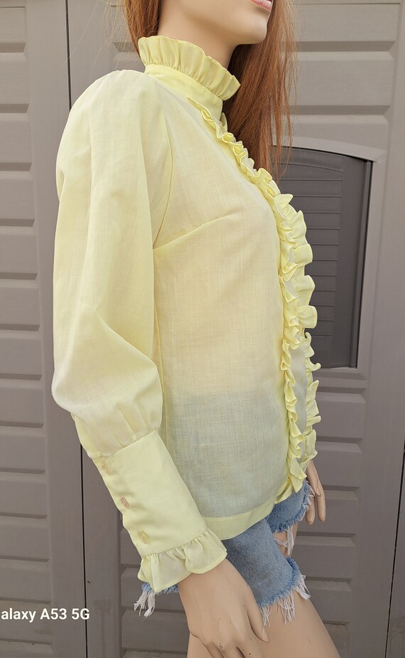 Vintage 70's yellow ruffle top tuxedo ruffle shirt to… - Gem