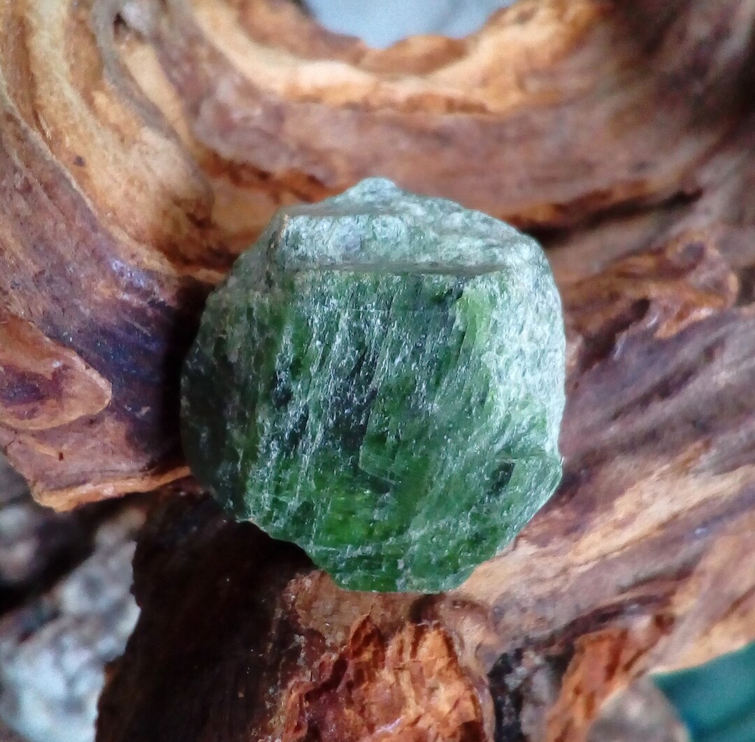 Diopside, Minerals, Heart Chakra, Gemstones, Healing Stones, Waldorf ...