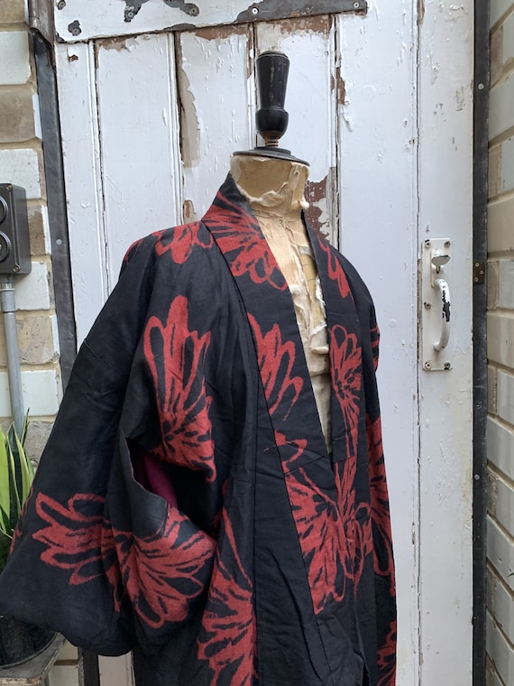 Antique vintage Japanese long black with red pattern … - Gem