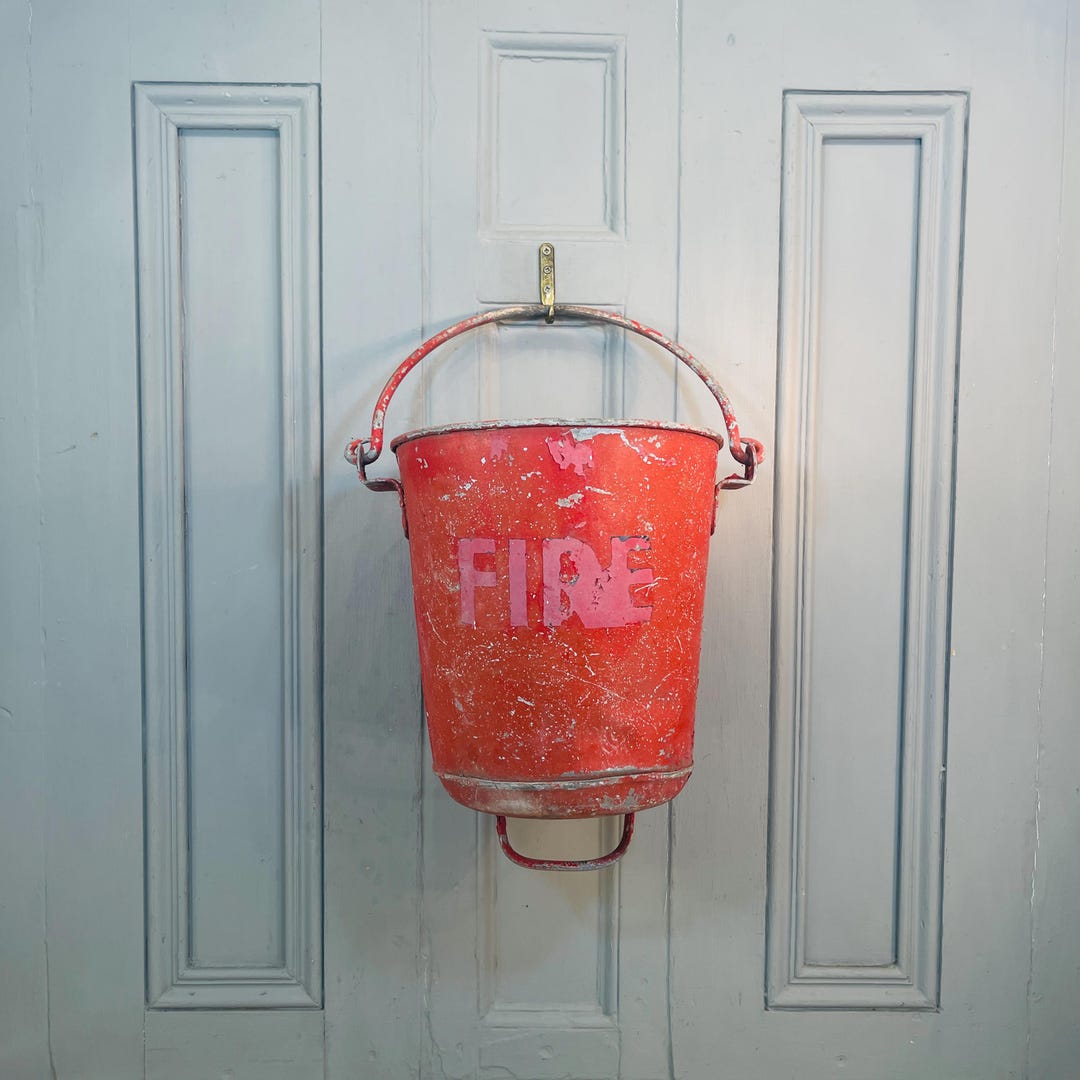 Antique Red Galvanised Fire Bucket With Rounded Base and Handle - Etsy
