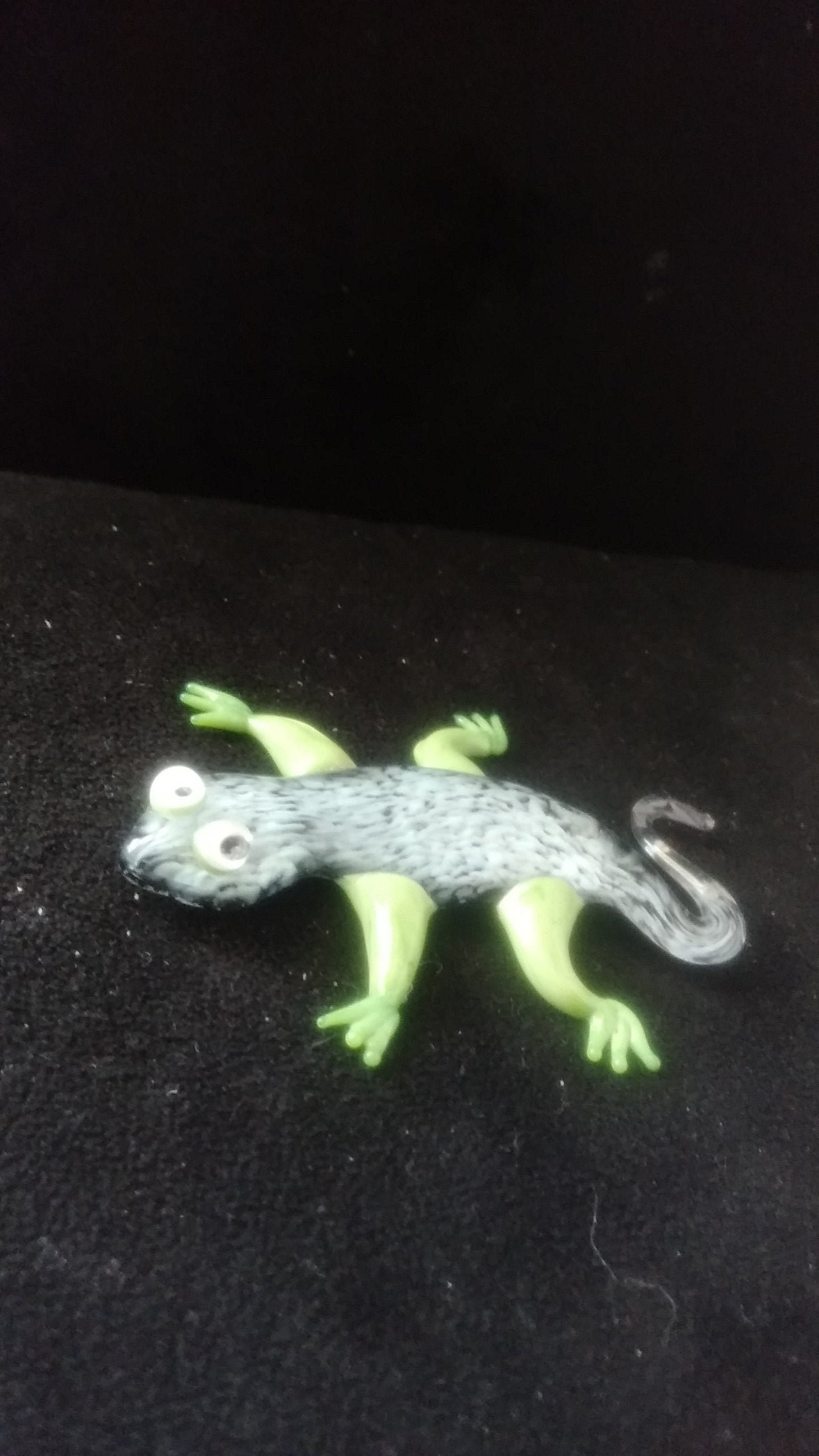 Blown Glass Gecko Figurine. - Etsy