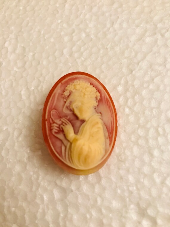 Vintage Celluloid Victorian Woman Cameo Brooch. - Gem