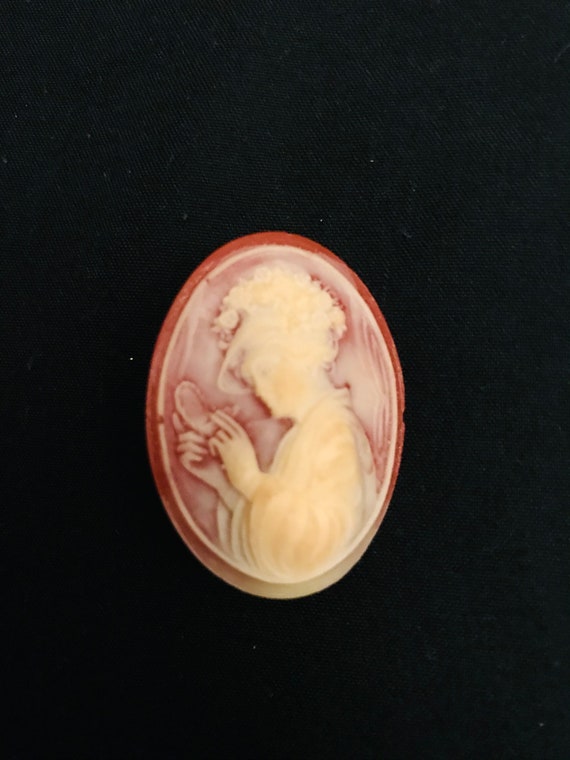 Vintage Celluloid Victorian Woman Cameo Brooch. - Gem