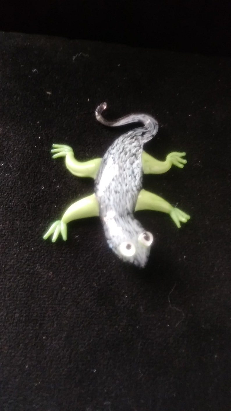 Blown Glass Gecko Figurine. - Etsy