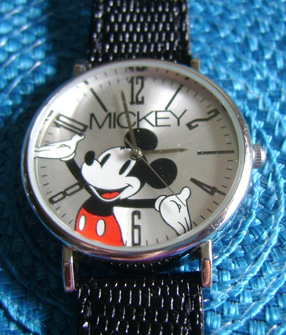 Vintage Disney Mickey Mouse Large Face Watch / MZ Berger Co. / | Etsy