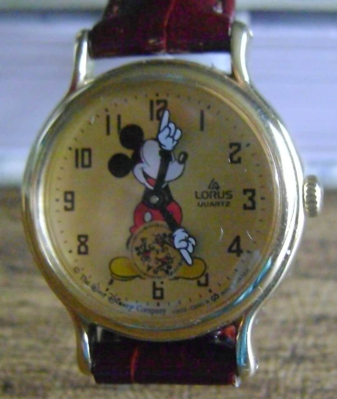 Vintage Lorus Mickey Mouse Small Face Watch / Second Rotating Dial ...