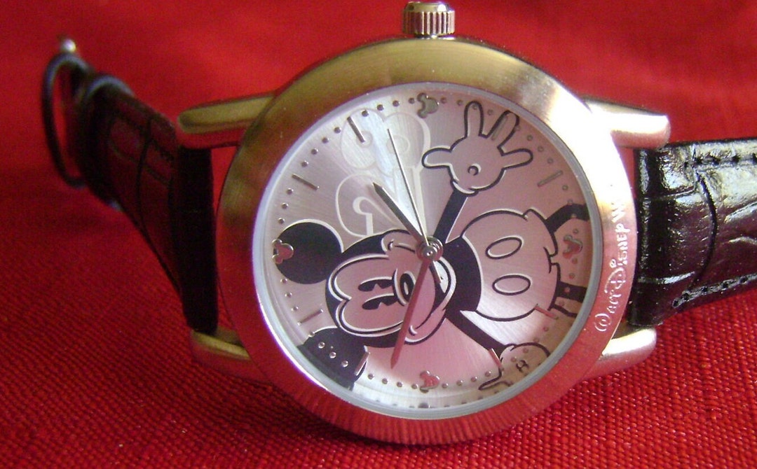 Vintage Disney Parks Mickey Mouse Limited Release Watch / Never Worn ...