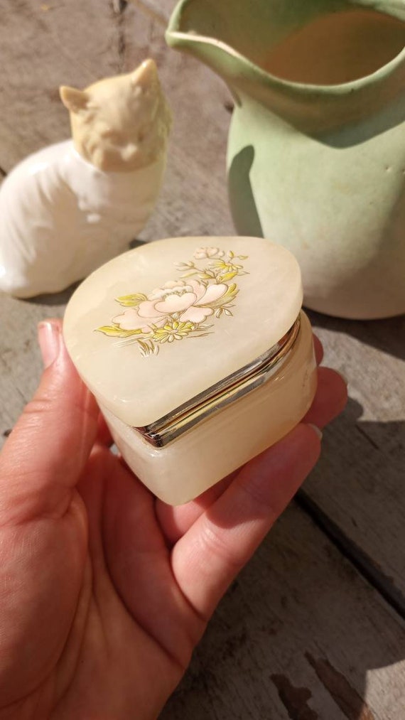 Alabaster jewelry box/stone box / hand made trinket b… - Gem