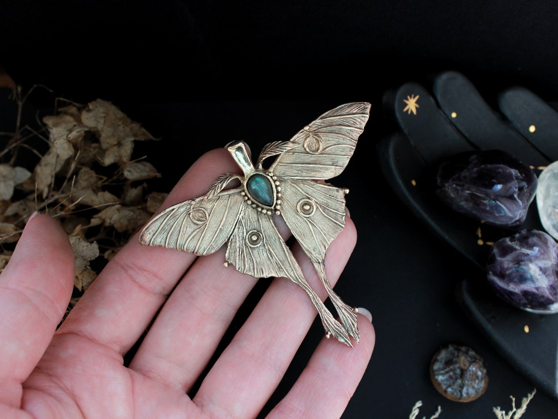 Luna Moth Pendat Designe Pendat With Labradorite - Etsy