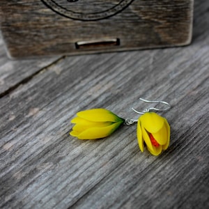 Handcrafted Crocus Flower Earrings – Lightweight & Durable Cold ...