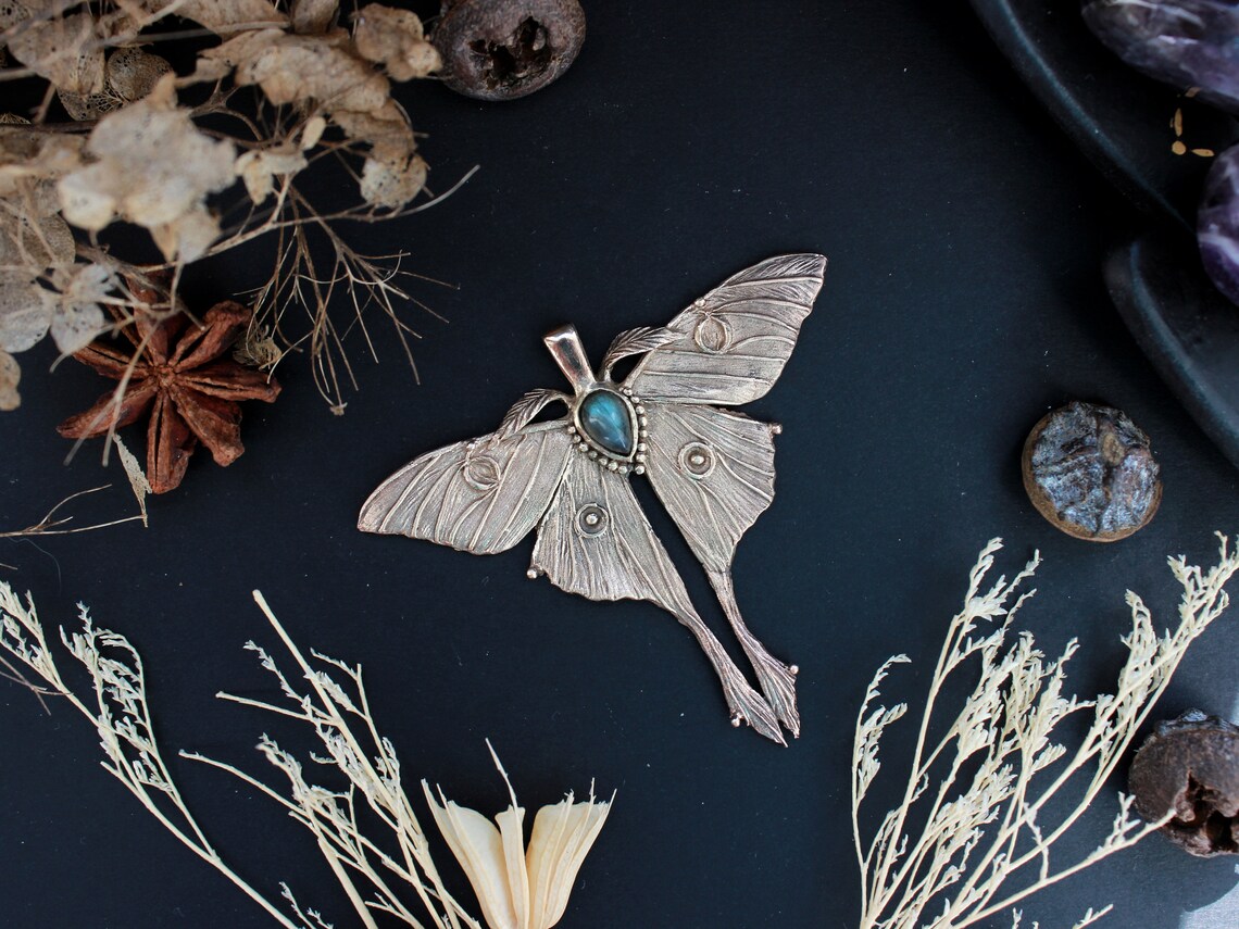 Luna Moth Pendat Designe Pendat With Labradorite - Etsy
