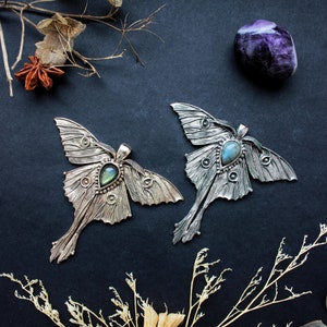 Luna Moth Pendat, Designe Pendat With Labradorite - Etsy