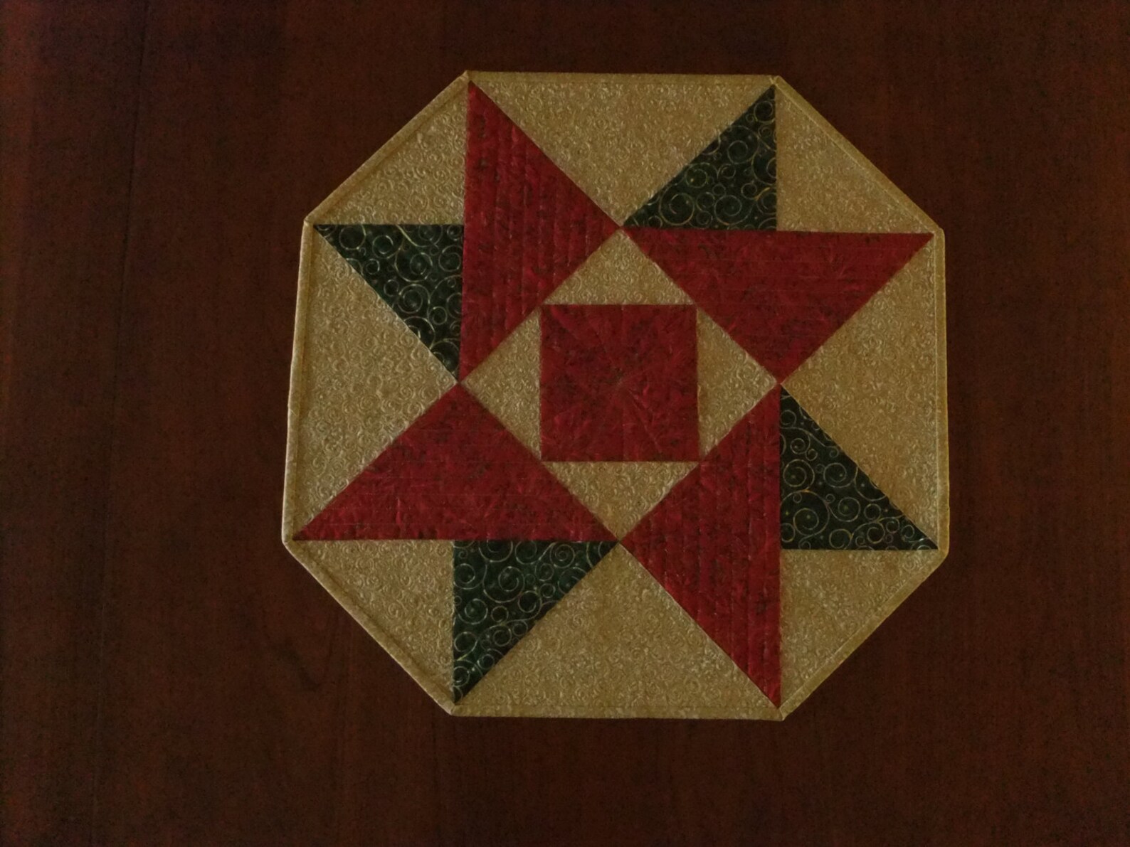 Christmas Star Table Quilt, Table Topper, Christmas Table Topper ...