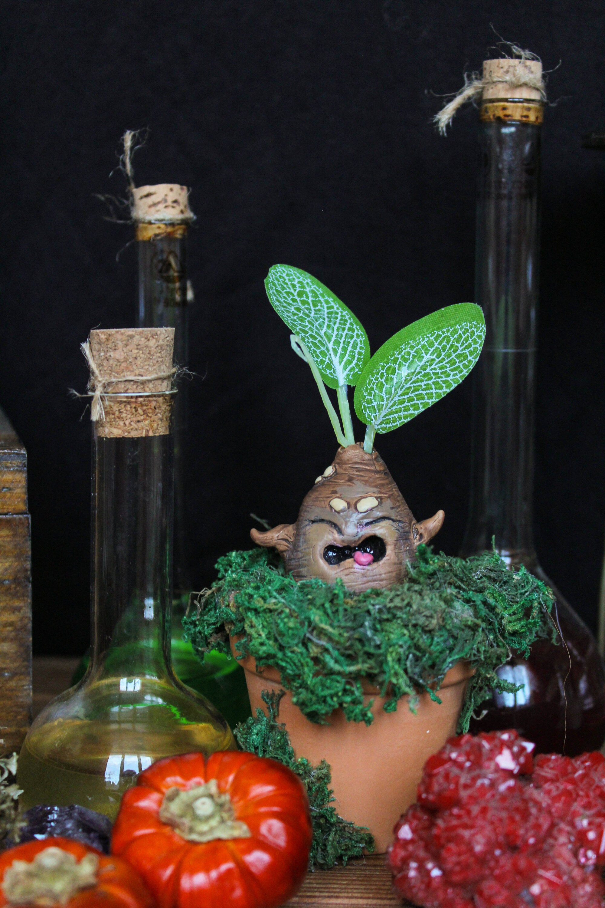 Mandrake Screaming Miniature Sculpture, Mandragora Herbology Figurine ...
