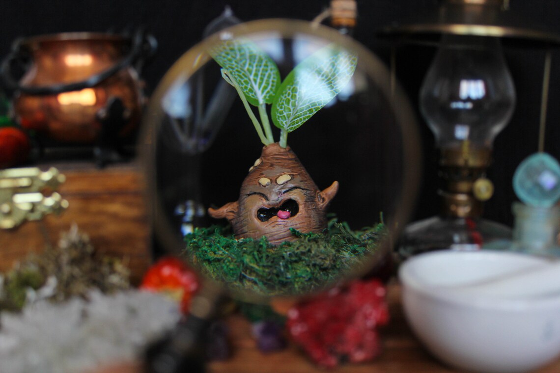 Mandrake Screaming Miniature Sculpture, Mandragora Herbology Figurine ...