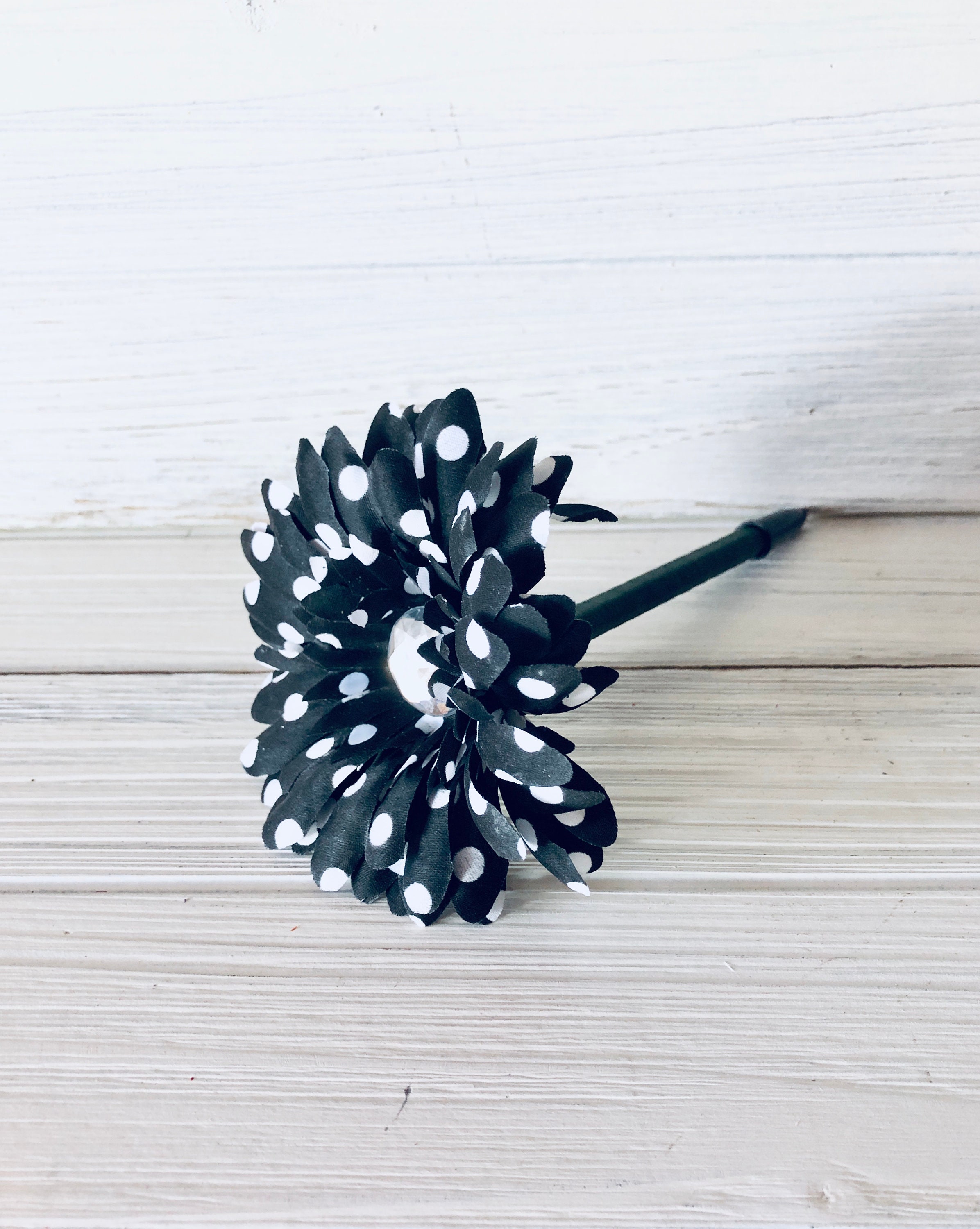 Black and White Polka Dot Daisy Flower Pen | Etsy