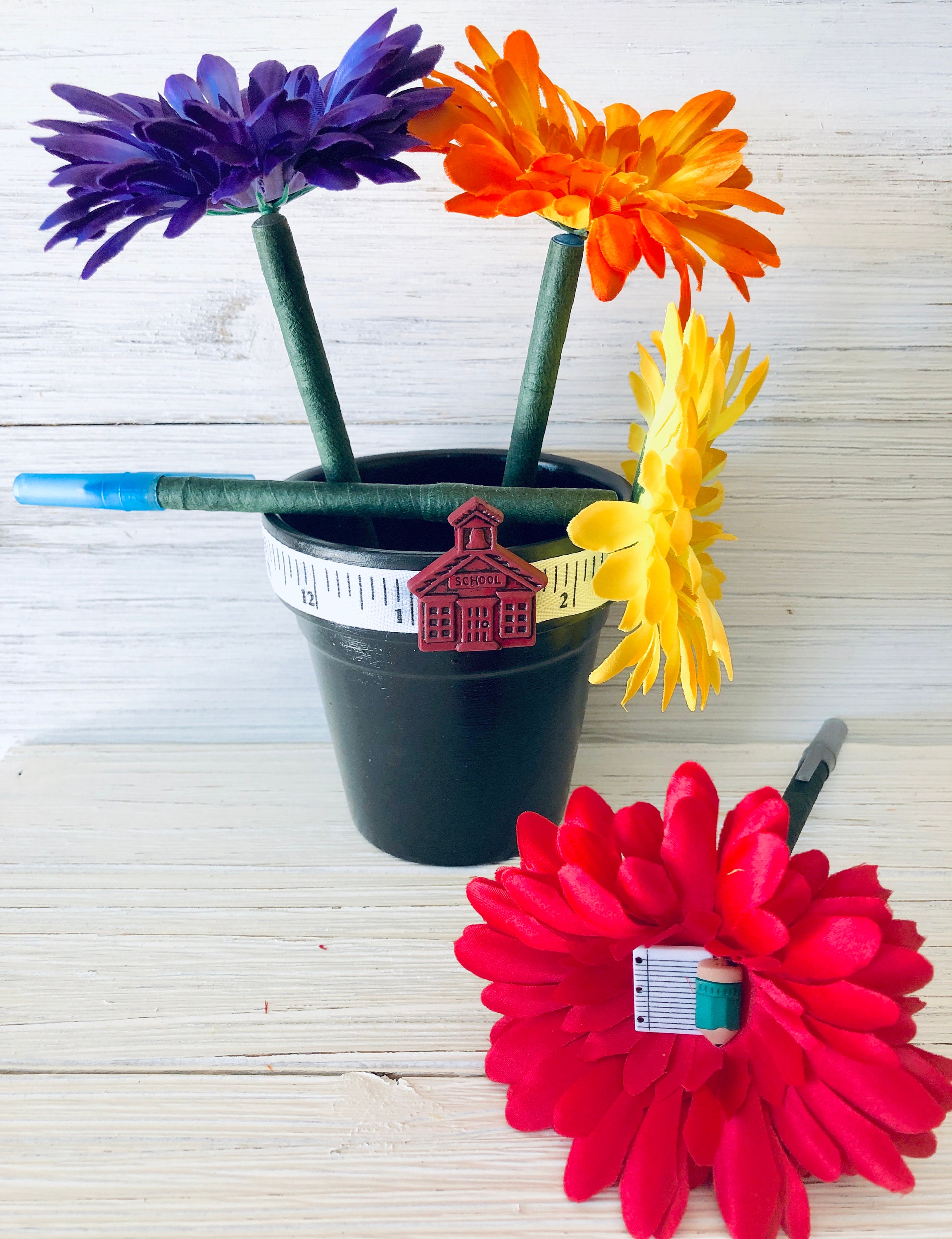 Teacher Gift Handpainted Daisy Flower Pen Pot | Etsy