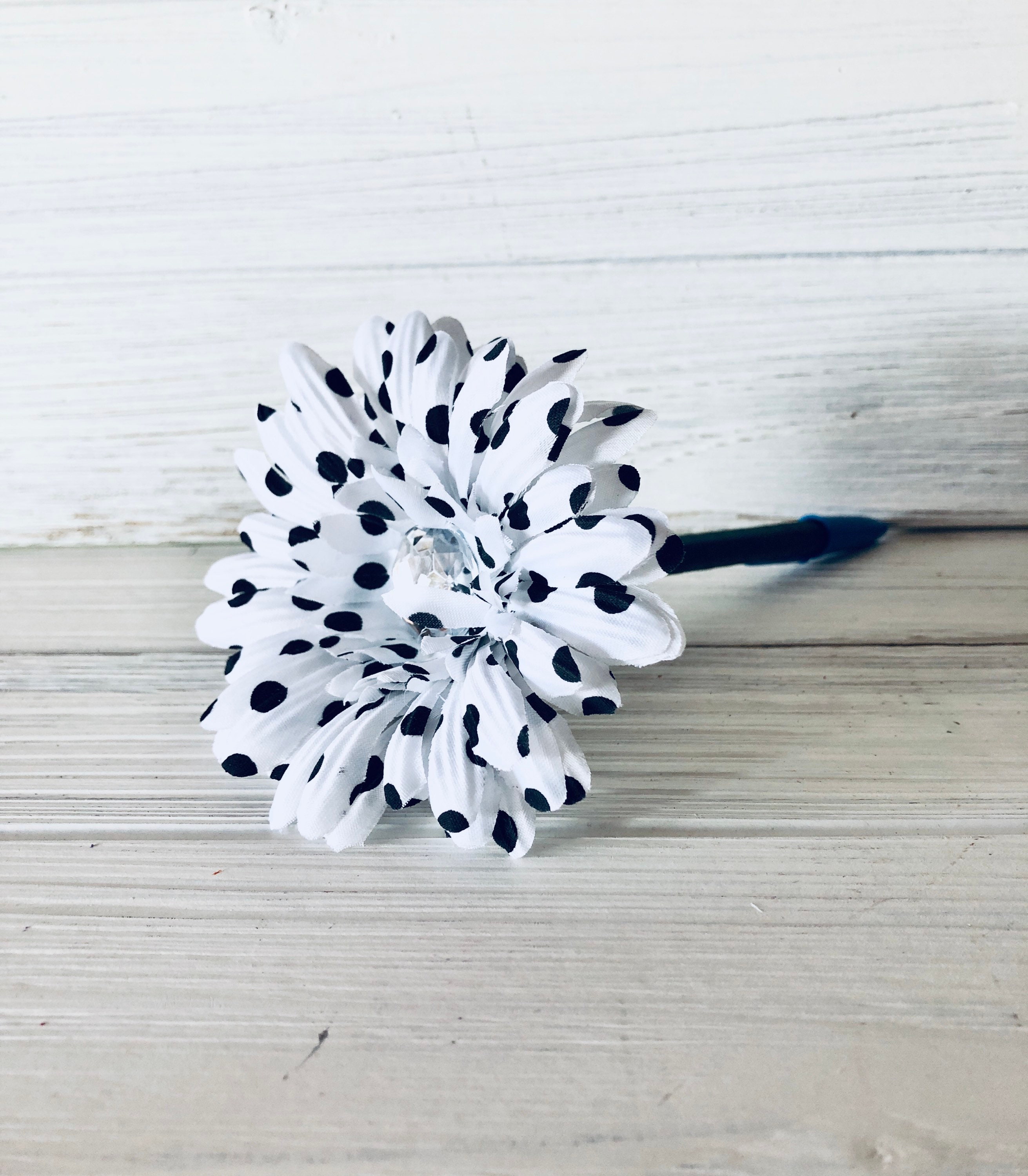 Black and White Polka Dot Daisy Flower Pen | Etsy