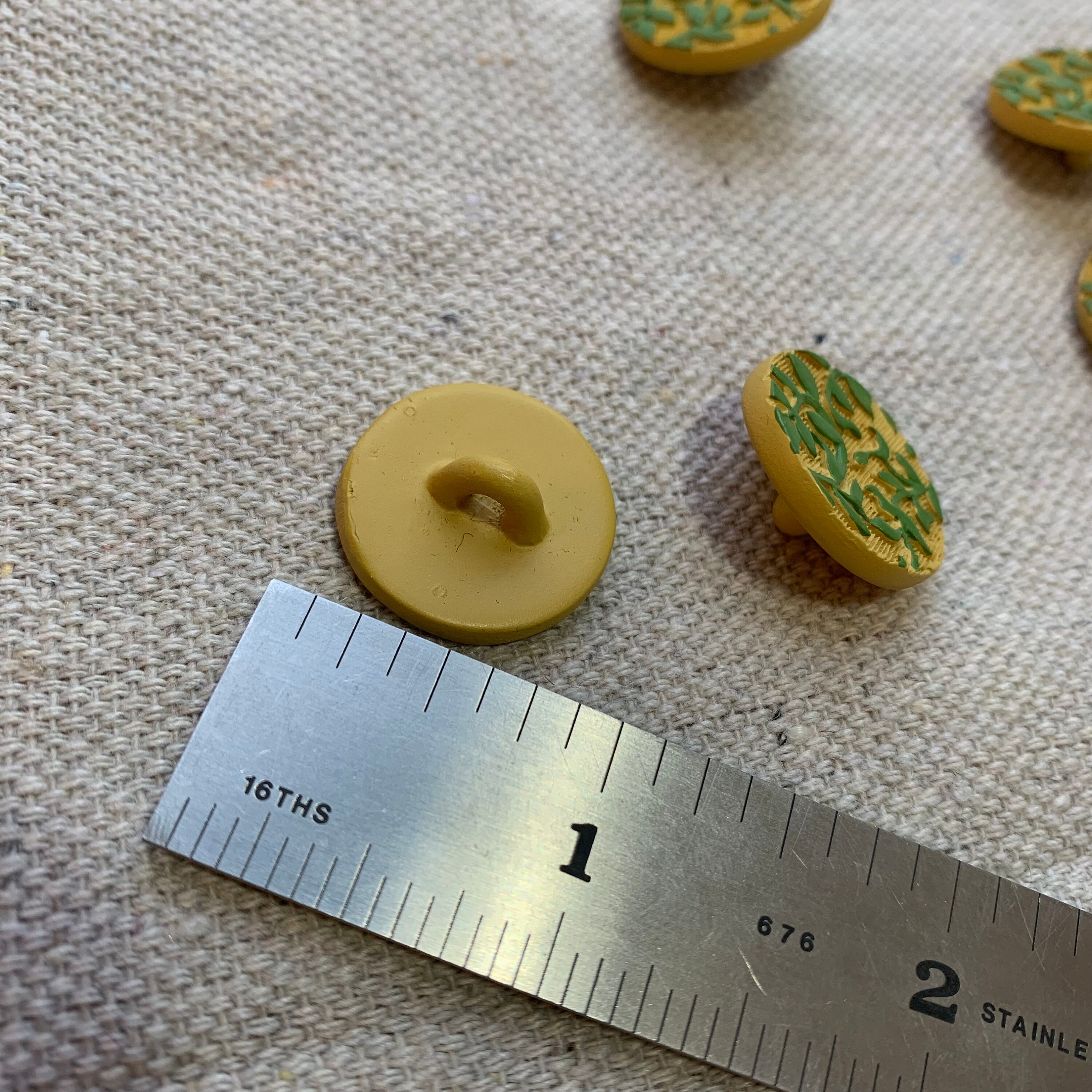 Set of Five 60s or 70s Style Vintage Plastic Buttons With Carved Leafy ...