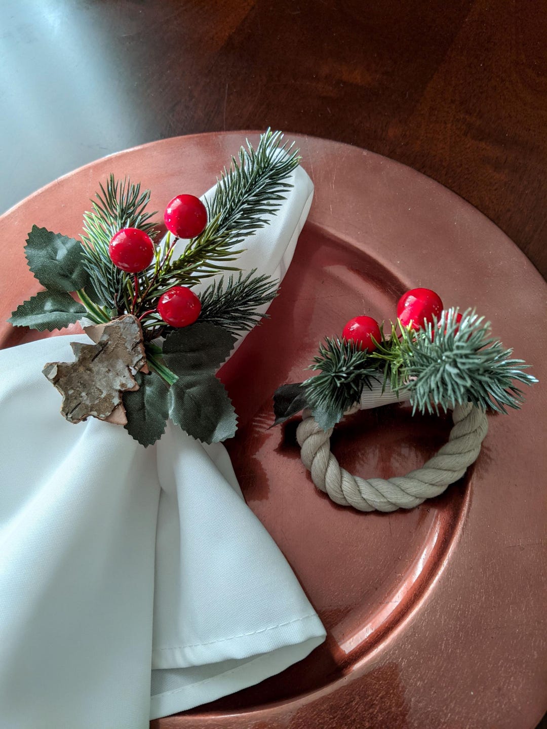 Pine and Red Berries Christmas Napkin Ring: Set of 4, Holiday Napkin ...