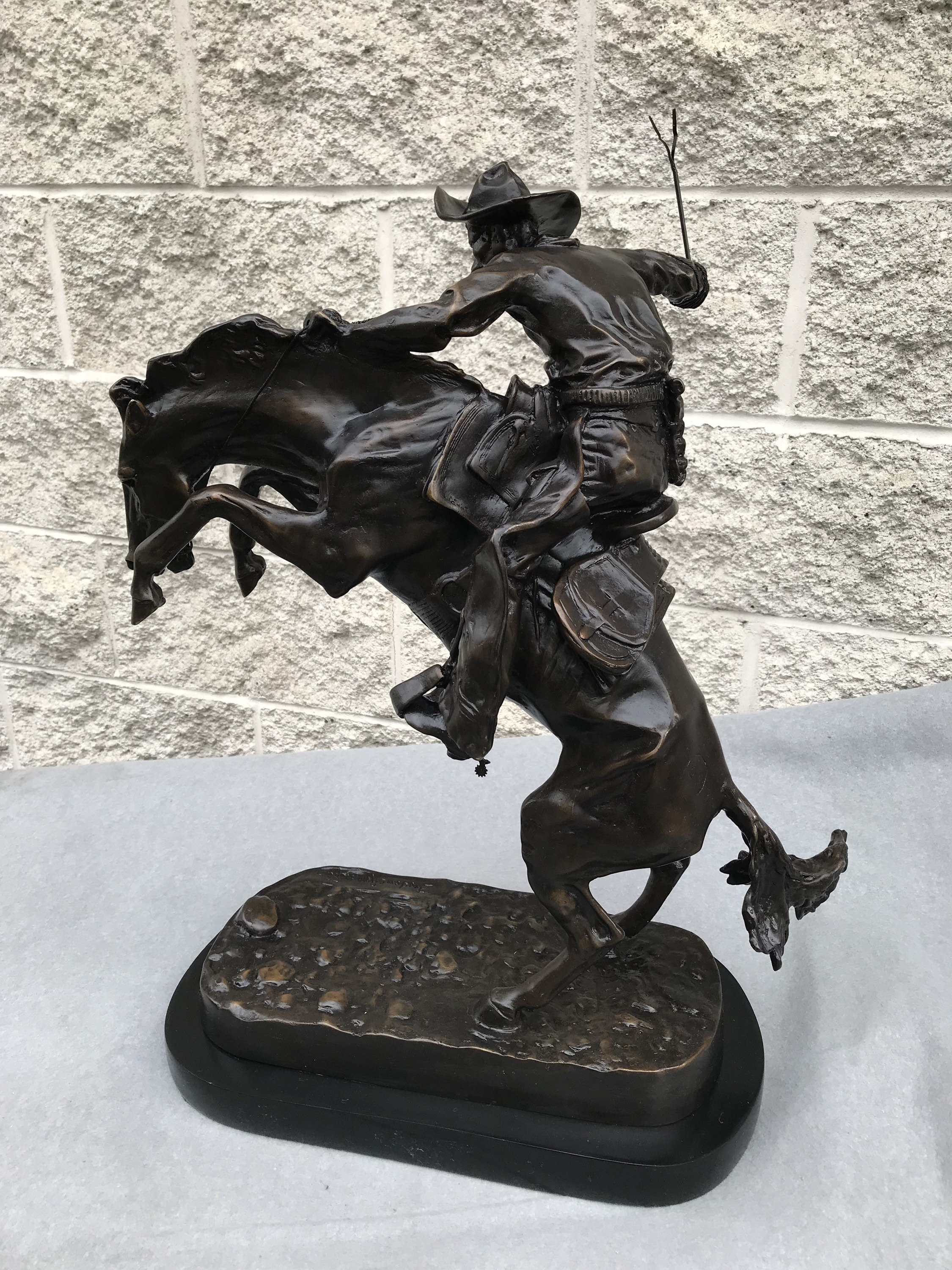 Bronco Buster Bronze Regular Sculpture de Frederic Remington | Etsy