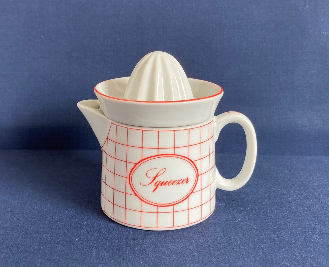 Vintage Lemon Squeezer Small Citrus Juicer Retro Kitchenware Red and ...